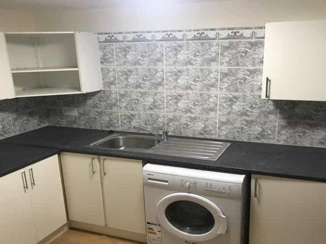 Royal Park Terrace, Leeds LS6, 3 bed flat to rent, £1,235 pcm | PrimeLocation