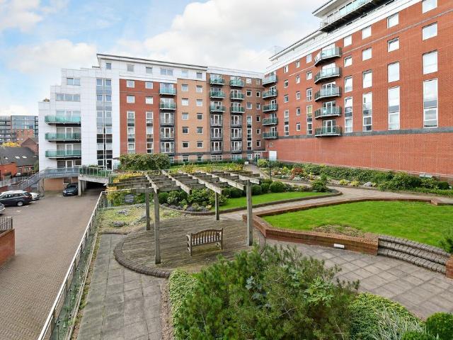 Royal Plaza, Eldon Street S1, 2 bed flat to rent, £900 pcm | PrimeLocation
