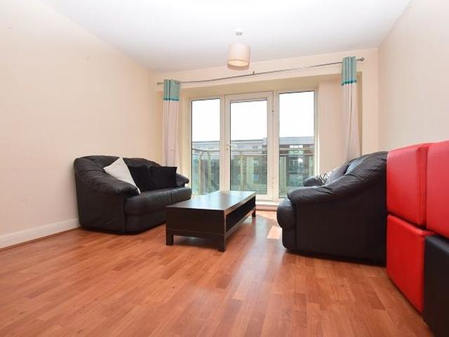 Royal Plaza, Sheffield S1, 2 bed flat to rent, £1,100 pcm | PrimeLocation