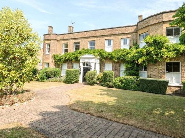 Royal Quay, Harefield, Uxbridge UB9, 2 bed flat to rent, £2,200 pcm | PrimeLocation