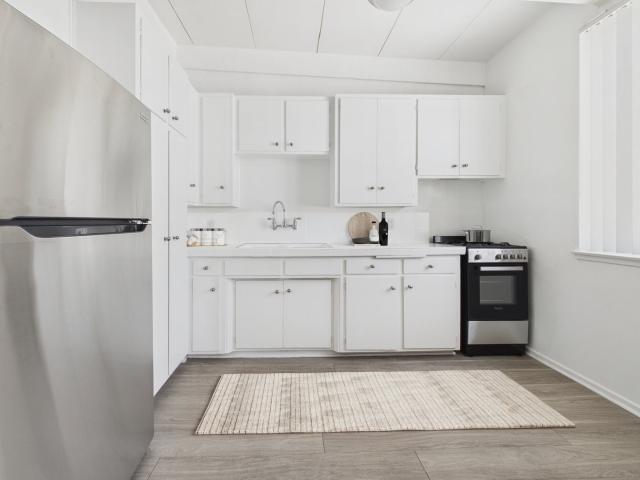 Royal Sepulveda Apartment Homes