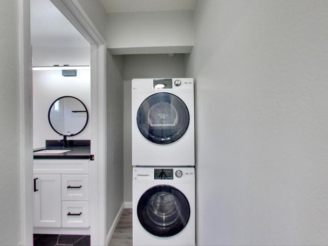 ROYALE APARTMENTS 1 Bedroom Apartment for Rent at 14433 Bancroft Ave, San Leandro, CA 94578 Upper Bal