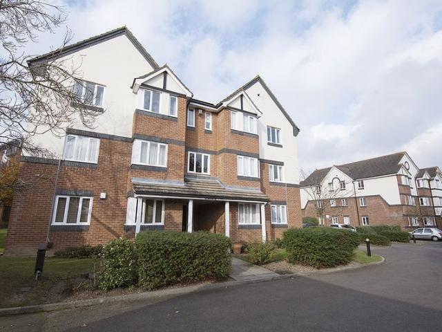 Roydon Court, Walton On Thames KT12, 1 bed flat to rent, £1,350 pcm | PrimeLocation