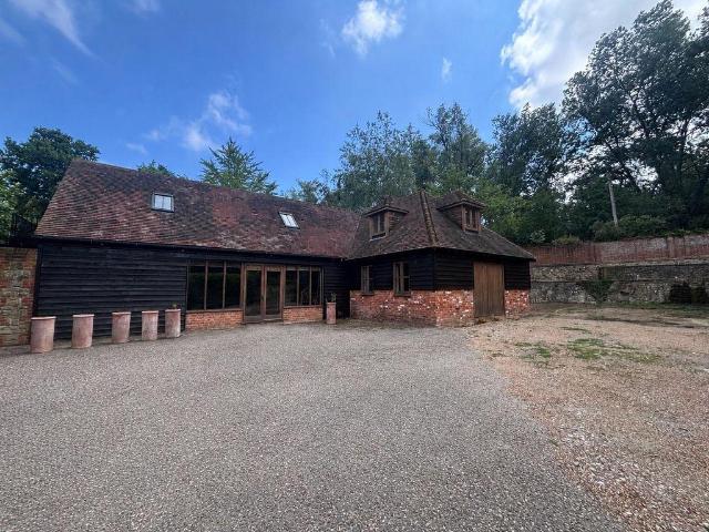 Roydon Hall Road, East Peckham 4 bed detached house to rent £3,500 pcm £808 pw