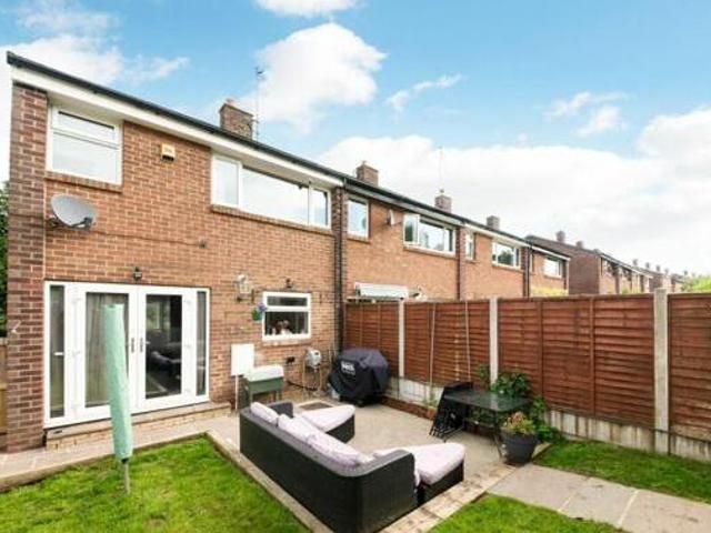 Royds Avenue, New Mill, 3 Bedroom End