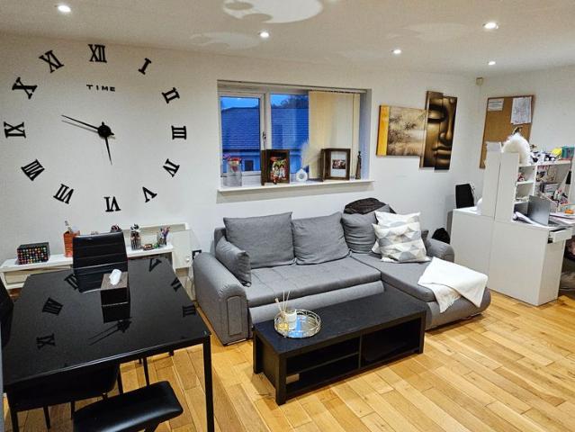 Royle Green Road, Manchester M22, 2 bed flat to rent, £1,250 pcm | PrimeLocation