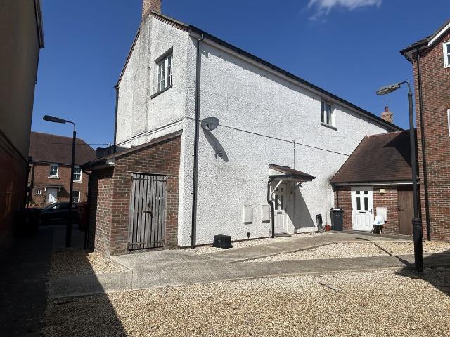 Roy's Close, Ludgershall, Andover SP11, 2 bed property to rent, £1,125 pcm | PrimeLocation