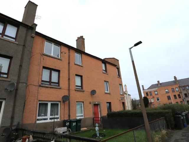 Royston Mains Place, Granton. 2 bed flat to rent £1,025 pcm £237 pw