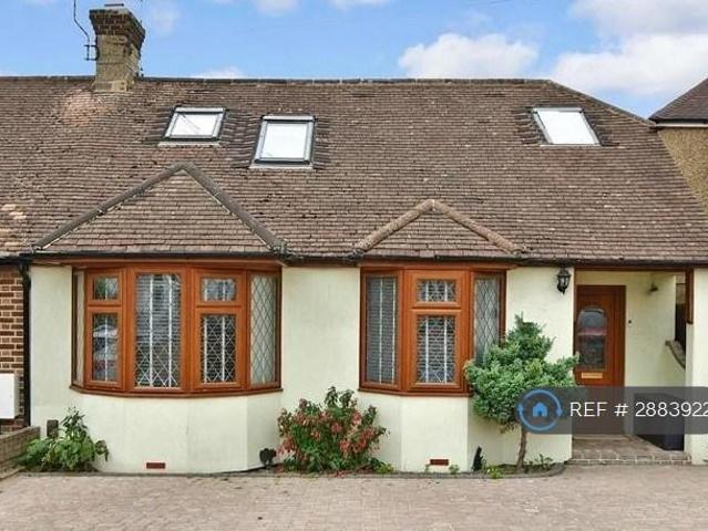 Royston Road, Bearsted, ME15 4 bed bungalow to rent £2,375 pcm £548 pw