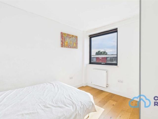 65EA RM3 Eastmead | Farnborough | GU14 7SA