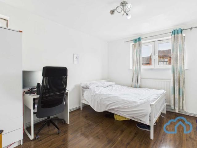 RM3 High Street | Newham | London | E12 6SL