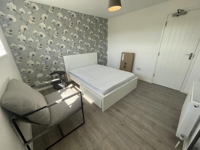 Rm 5, Brynmore, Bretton, Peterborough PE3, Room to rent, £693 pcm | PrimeLocation