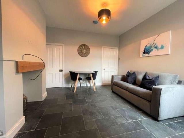 Rm, Silver Street, Woodston, PE2