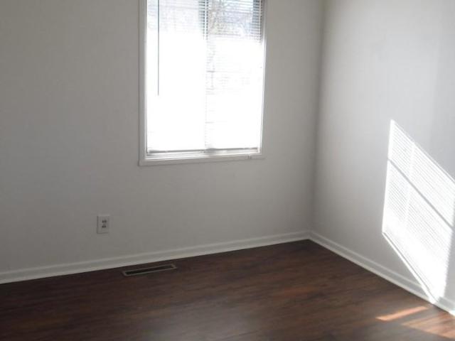 RP 3 Bedroom Apartment for Rent at Ramshaw Properties Rental, Champaign, IL 61822