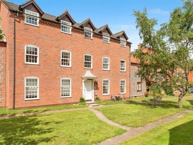 Runton House Close, West Runton, 2 Bedroom Flat