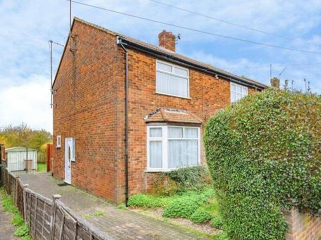 Runfold Avenue, Luton, 2 Bedroom Semi detached