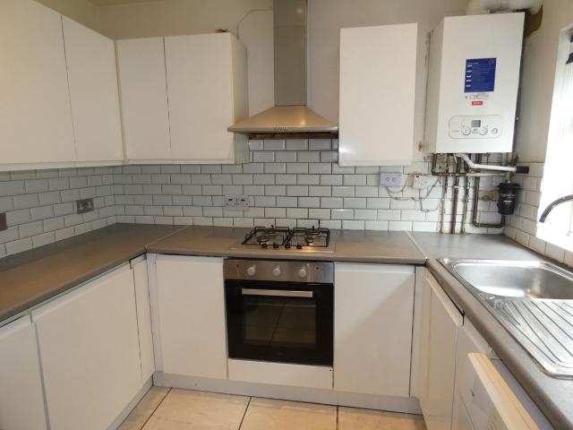 Runley Road, Luton LU1, 5 bed semi detached house to rent, £2,150 pcm | PrimeLocation