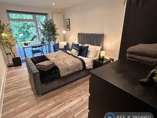 Runnelfield, Harrow, HA1 4 bed semi detached house to rent £4,999 pcm £1,154 pw