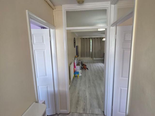 Runnymede Court, Egham TW20, 2 bed flat to rent, £1,650 pcm | PrimeLocation