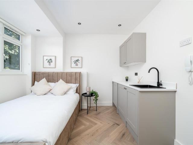 Runnymede Crescent, Streatham, Lambeth SW16, Room to rent, £1,300 pcm | PrimeLocation