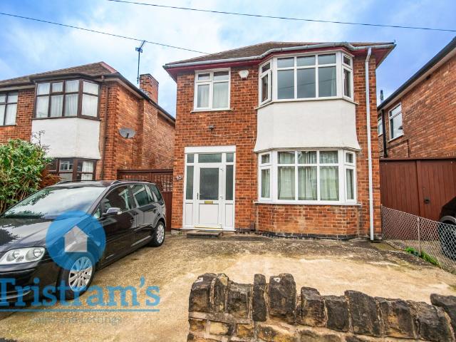 Runswick Drive, Wollaton NG8, 3 bed shared accommodation to rent, £1,235 pcm | PrimeLocation