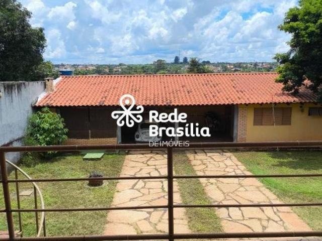 Rua 3 | Casa 3 Quartos 3 Banheiros sociais com 7 Vagas de Garagem Vicente Pires