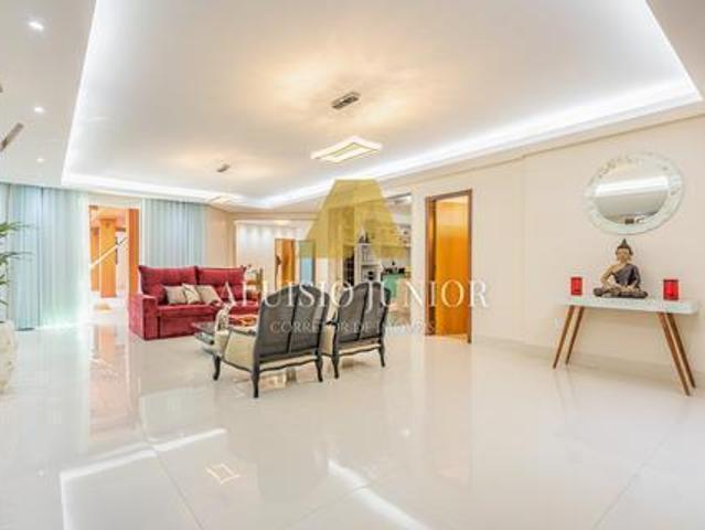Rua 3 Chácara 44 Residencial Floresta, Casa de 634m² com 7 Quartos sendo 5 suítes, reformada sem d