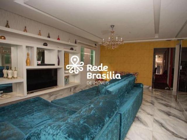 Rua 3 Residencial Floresta| Casa 6 Quartos sendo 6 Suítes com 2 Vagas de Garagem Coberta Vicente P