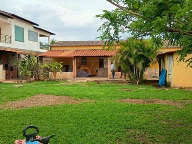 Rua 06 | Casa térrea com 3 quartos, edícula e excelente localização Vicente Pir