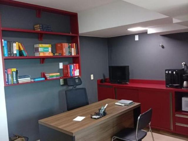 RUA 10B Loja 100% mobiliada piso no porcelanato recepção separada com gesso blindex e 02 cadeiras!