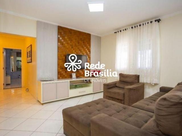 Rua 13 Vila São José Casa com 3 quartos sendo 1 suíte 4 vagas de garagem varanda quintal