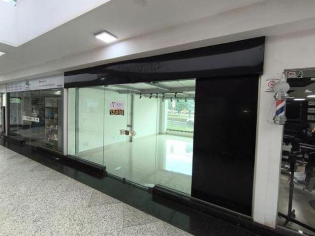 Rua 20 Green Park Excelente Sala com Mezanino, Vista Externa, Desocupada !