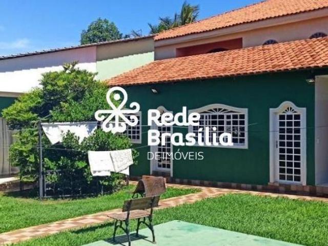 Rua 4 | Casa com 5 quartos sendo 3 suítes varanda 4 vagas Vicente Pires
