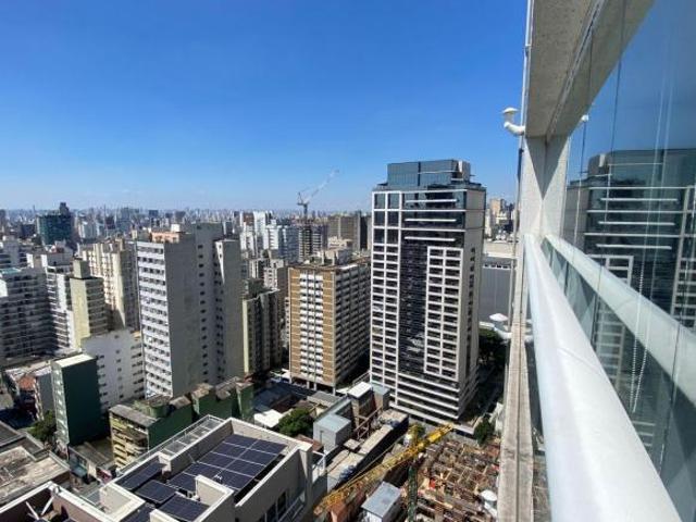Rua Bela Cintra, andar alto, vista definitiva com frente para nascer do Sol