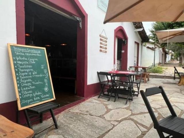 Rua dos Pireneus Centro de Pirenópolis, loja com sub solo, acesso ao rio!