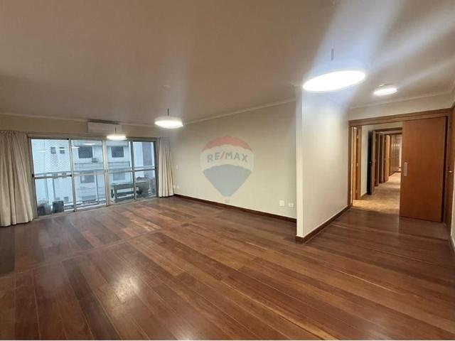 Rua Jesuíno Arruda, primeira quadra, andar alto, 214m2, 4 dormitórios, 2 vagas de garagem, lazer completo