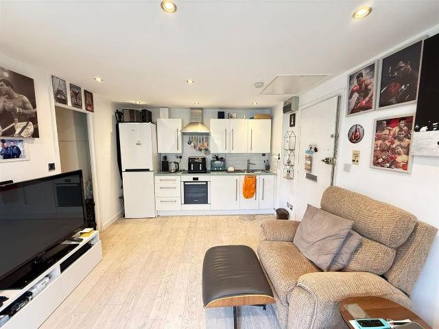 Ruckholt Road, London E10, 1 bed flat to rent, £1,600 pcm | PrimeLocation