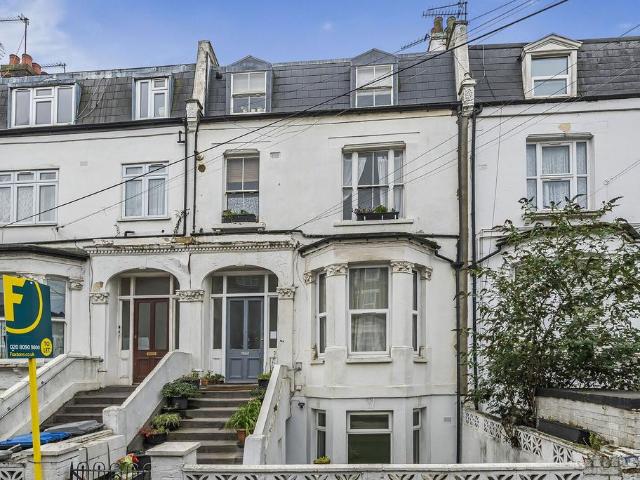 Rucklidge Avenue, Kensal Green. 1 bed flat to rent £1,720 pcm £397 pw