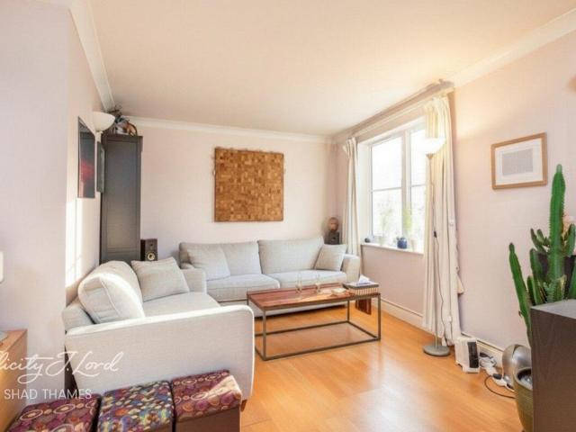 Rudyard Court, Long Lane, Borough. 2 bed flat to rent £2,650 pcm £612 pw