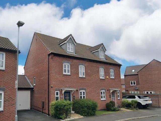 Ruddington, Tongue Way, Nottingham, 4 Bedroom Semi detached