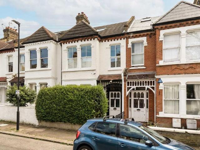 Rudloe Road, London SW12 2 bed flat to rent £2,750 pcm £635 pw