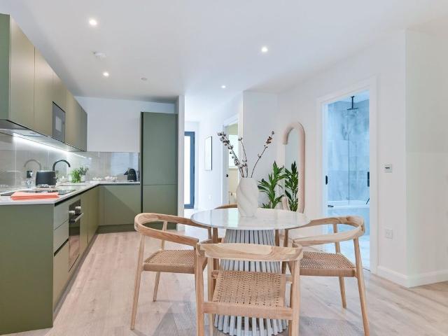 Rufus Lodge, Earlsfield, Wimbledon SW18, 1 bed flat to rent, £2,450 pcm | PrimeLocation