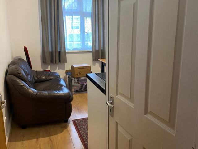 Rugby Close, Harrow HA1, 1 bed flat to rent, £1,400 pcm | PrimeLocation