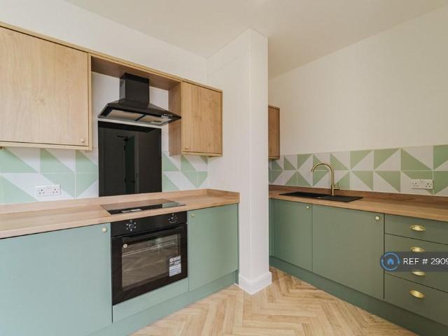 Rugby, Rugby, CV21 1 bed flat to rent £1,025 pcm £237 pw