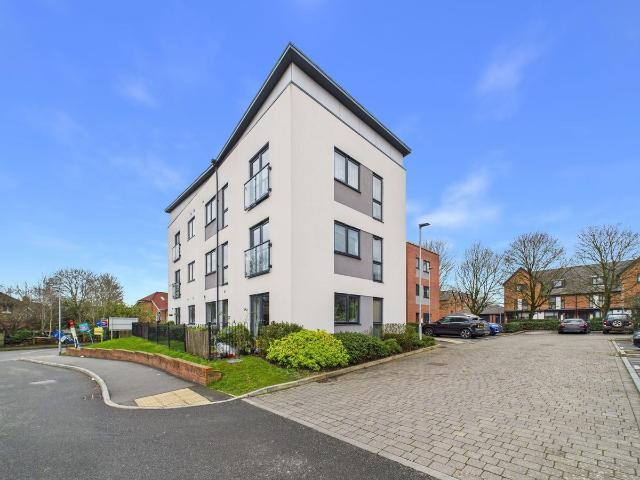 Ruhemann Street, Reading RG30, 2 bed flat to rent, £1,600 pcm | PrimeLocation