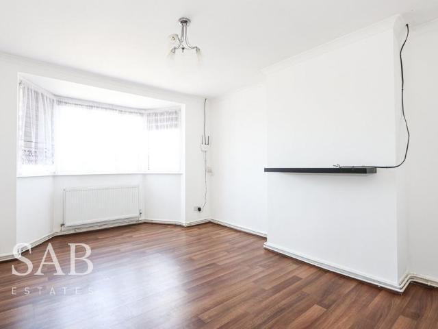 Ruislip Road, Greenford, UB6 2 bed flat to rent £1,650 pcm £381 pw