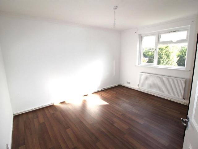 Ruislip Road, Greenford UB6, 2 bed maisonette to rent, £1,700 pcm | PrimeLocation