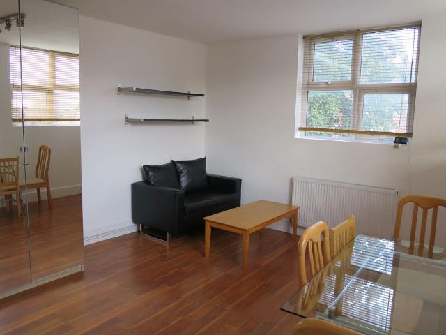 Ruislip Road East, Greenford UB6, 2 bed flat to rent, £1,575 pcm | PrimeLocation