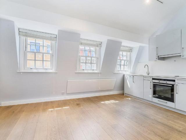 Rupert Street, London, W1D Studio to rent £2,427 pcm £560 pw
