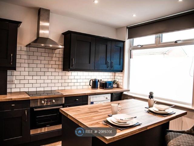 Rupert Street, Stockport SK5, Room to rent, £625 pcm | PrimeLocation